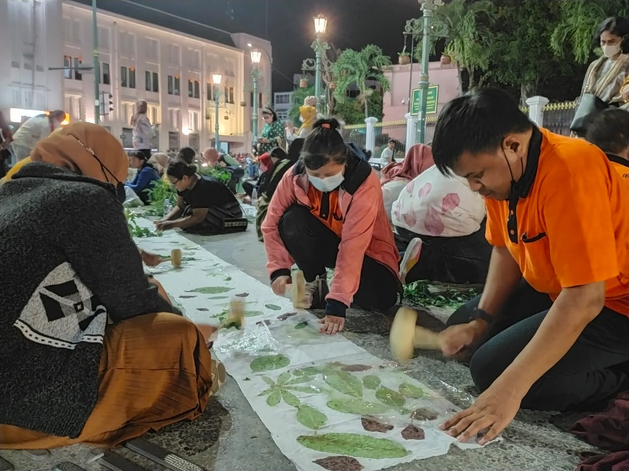 Workshop Ecoprint “Selasa Wagen Street Performance” Anak – Anak Panti ...