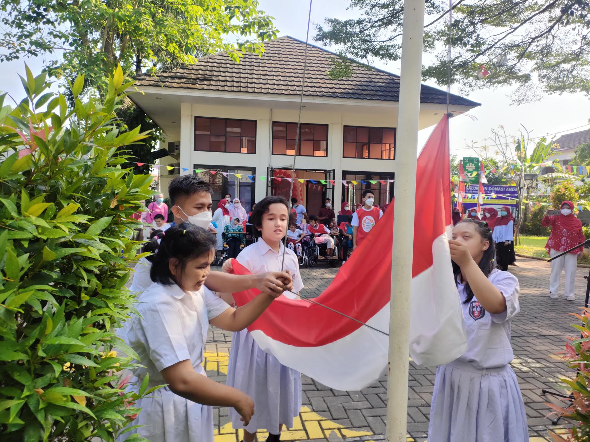 Semarak Kemerdekaan HUT RI di Yayasan Sayap Ibu Cabang Banten | Yayasan ...