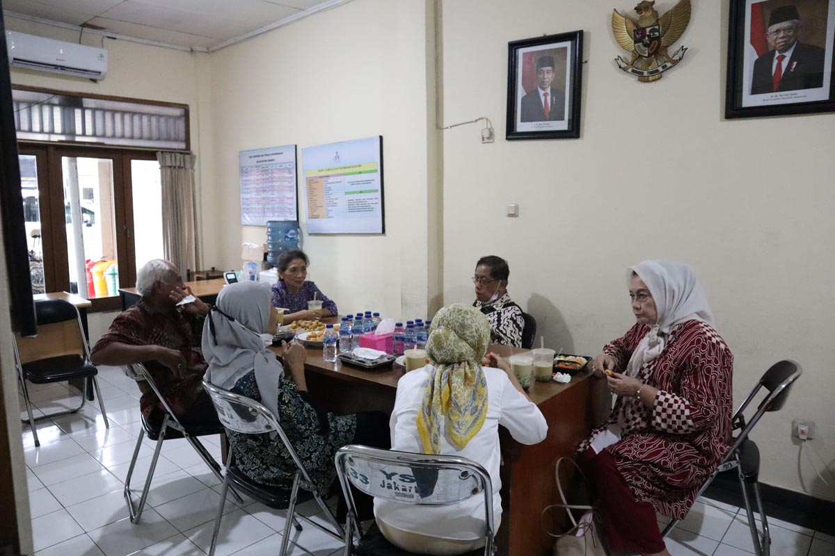 Kunjungan Pembina dan Pengurus YSI Pusat Ke Unit Menteng Wadas YSI Cab ...